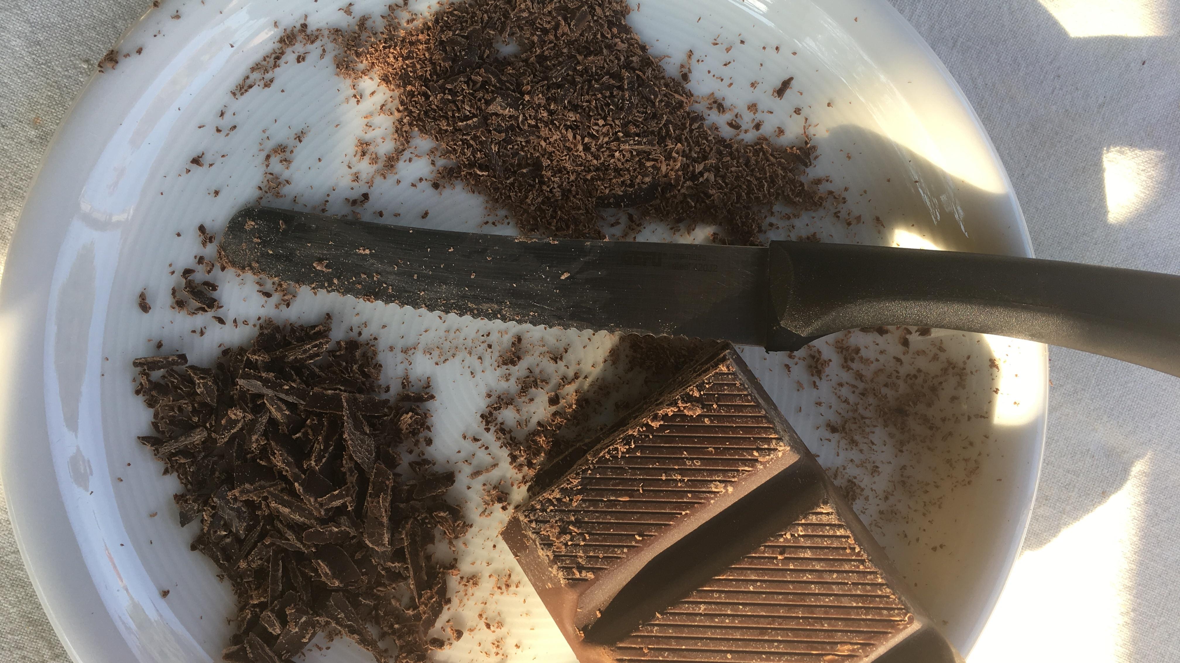 Schokolade raspeln - so gelingt es perfekt - CHIP