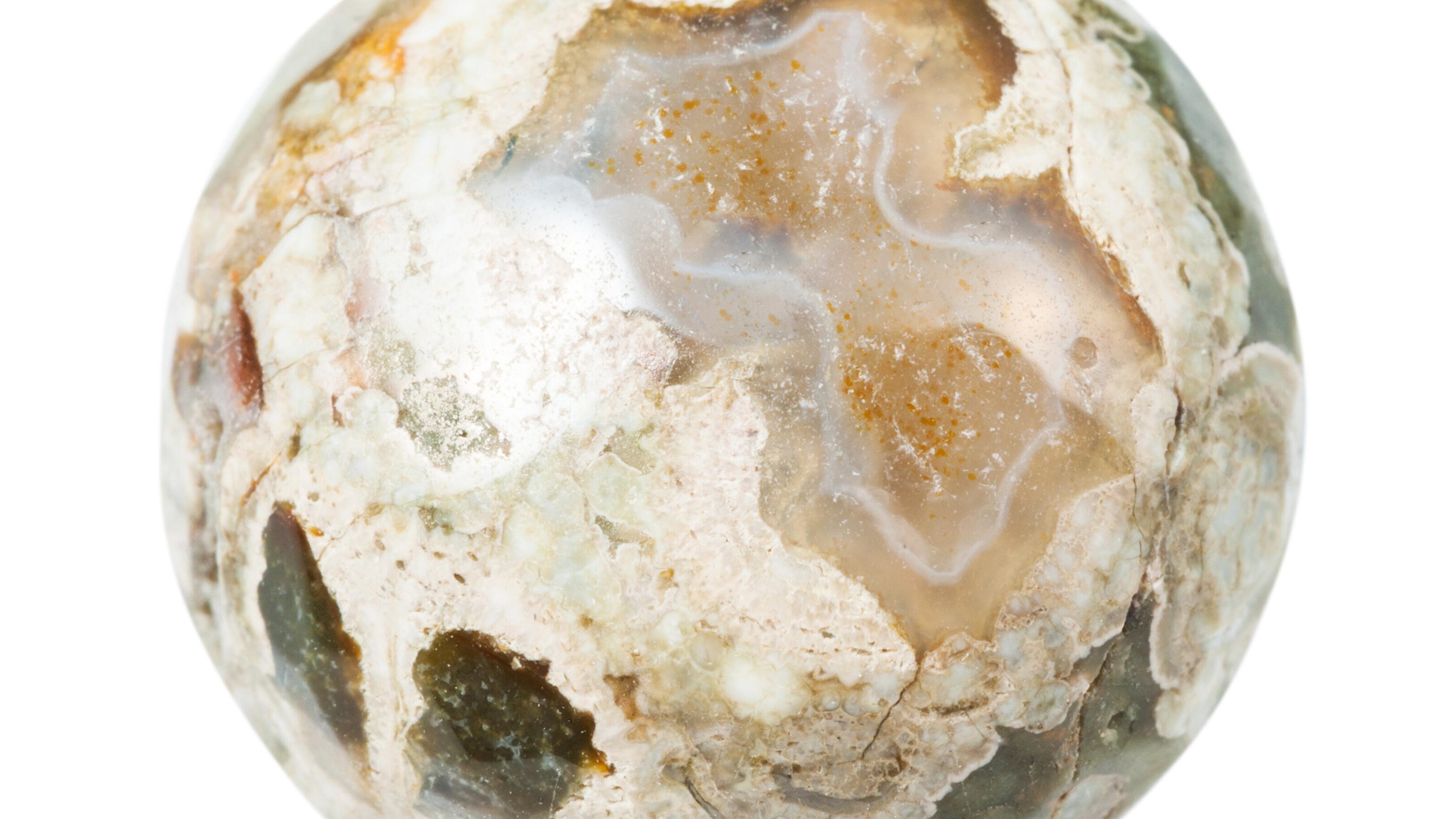 Jaspis Arten: Alle Varianten des Quarzes im Überblick | BUNTE.de