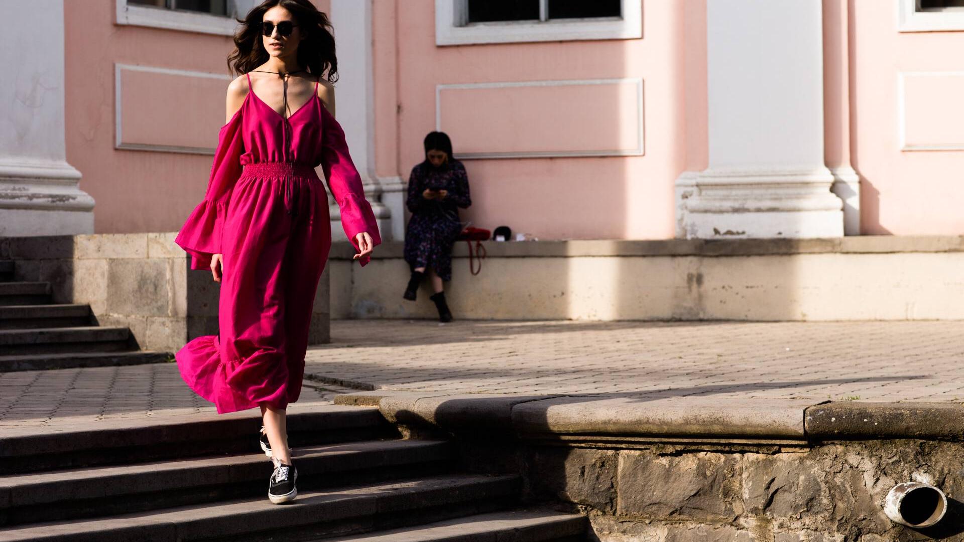 Was anziehen bei 30 Grad? Styling-Tipps für sommerliche Temperaturen ...